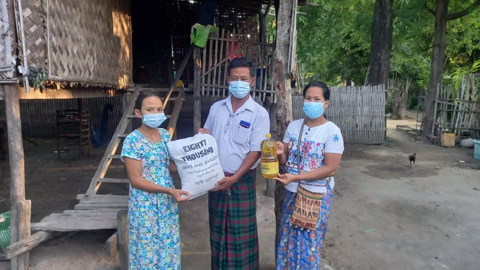 နတ်မောက်မြို့ ရန်အောင်မြင်ရပ်ကွက်ရှိ အိမ်ထောင်စု ၃၀ အား ကိုဗစ် ၁၉ ကာလအတွင်း အခြေခံ စားသောက် ကုန